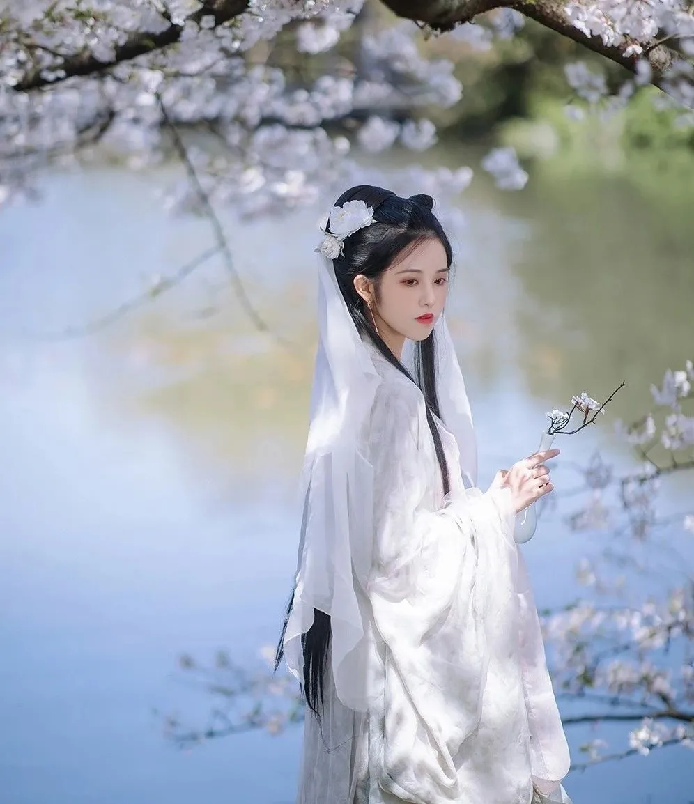 Li Bai's 9 most "crazy" poems, no one can match for five thousand years ...