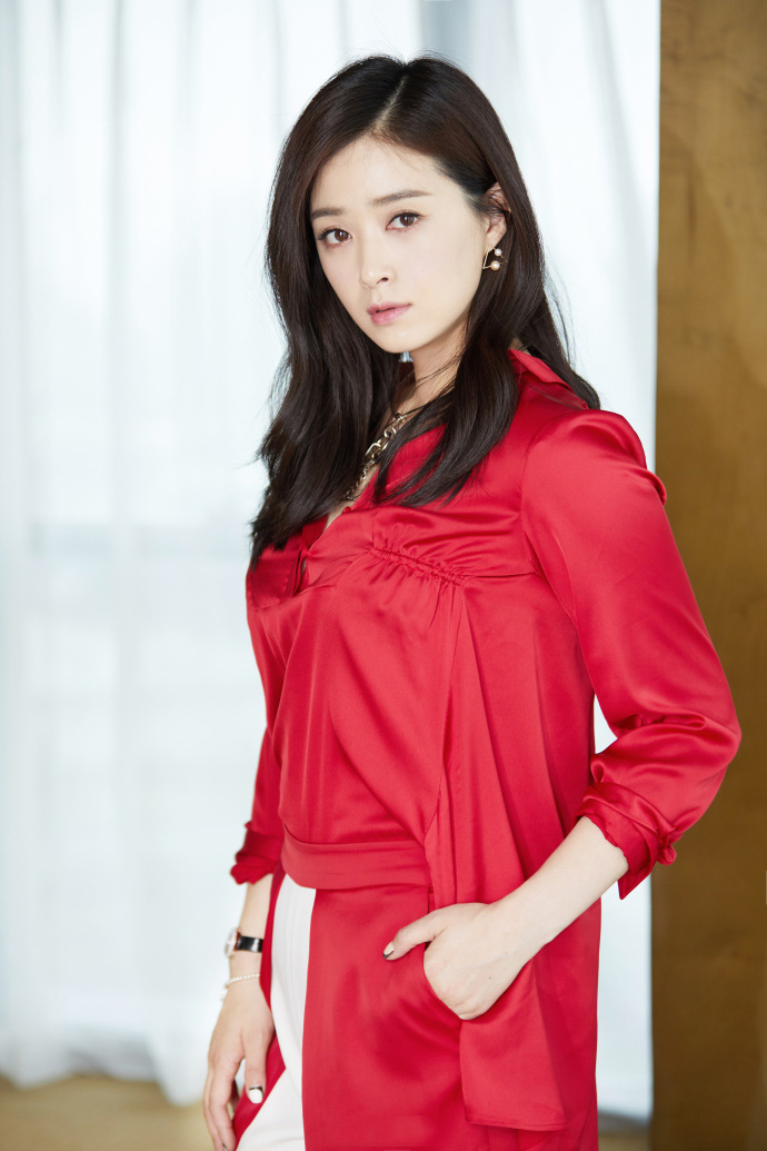 Hua Fei Jiang Xin's beautiful photos: Sluts are hypocritical and teasing is the engine, and the ...