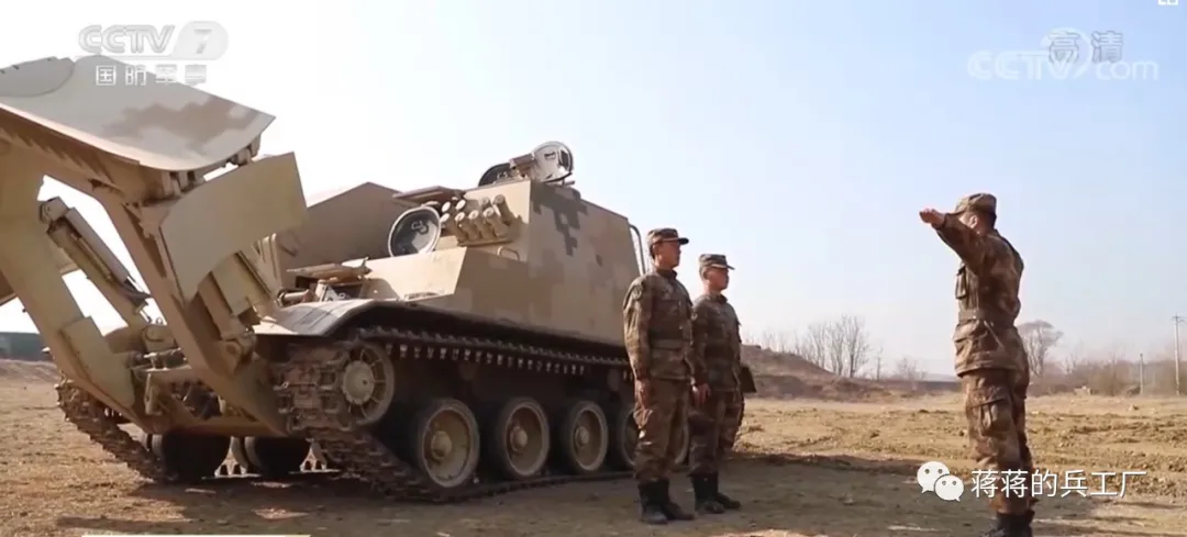 71 Group Army GCZ-112 multi-purpose crawler engineering vehicle ...