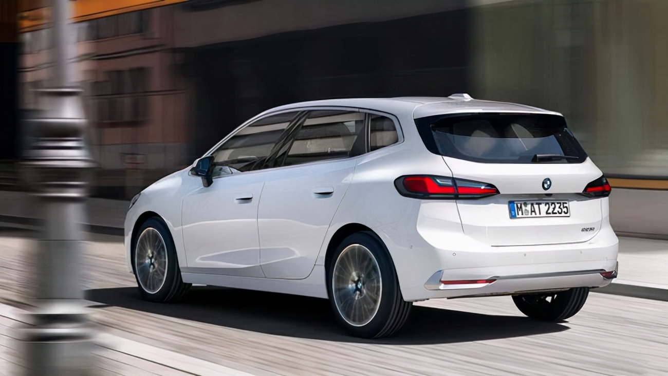 Official image of the new BMW 2 Series Wagon released - iNEWS