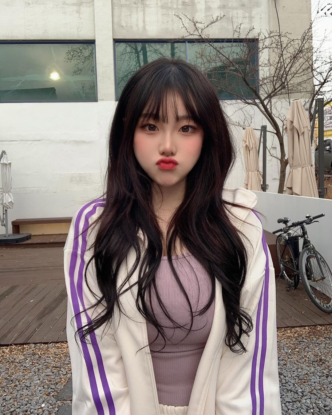 A super cute girl with high appearance and a perfect body is so ...