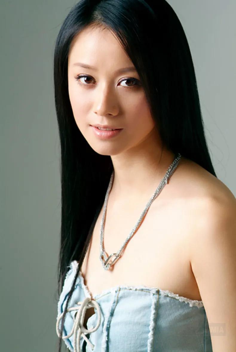 Ni Hongjie Stunning Photo Album - iNEWS