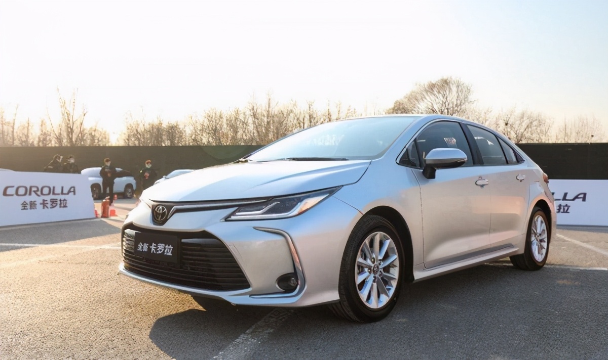 The seventh-generation Elantra and Corolla have a frontal battle, who ...