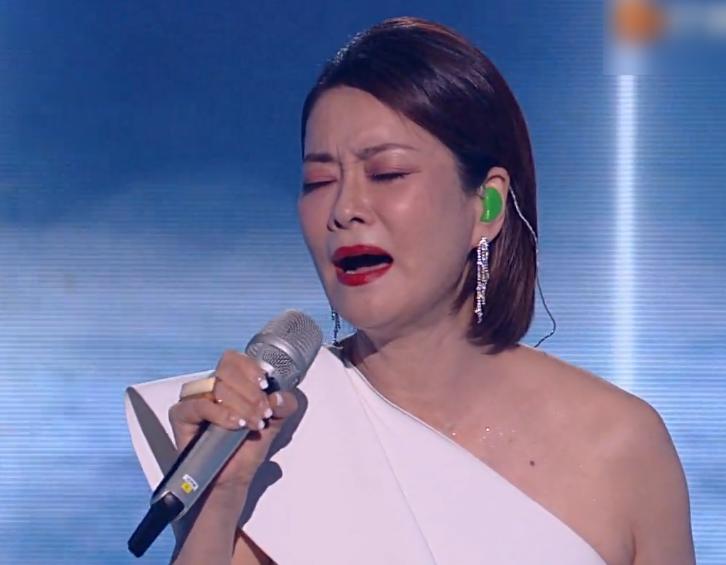 Mao Amin "turns over" on the stage, his breath is unstable but bites ...