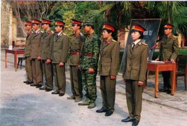 The Vietnamese People's Army has developed a classic camouflage uniform ...