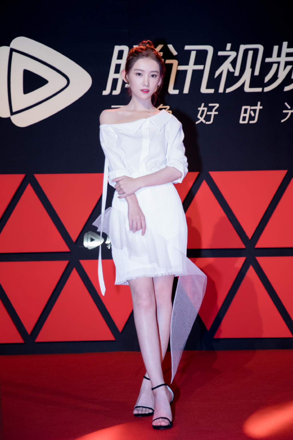 Li Muchen sexy photo - iNEWS