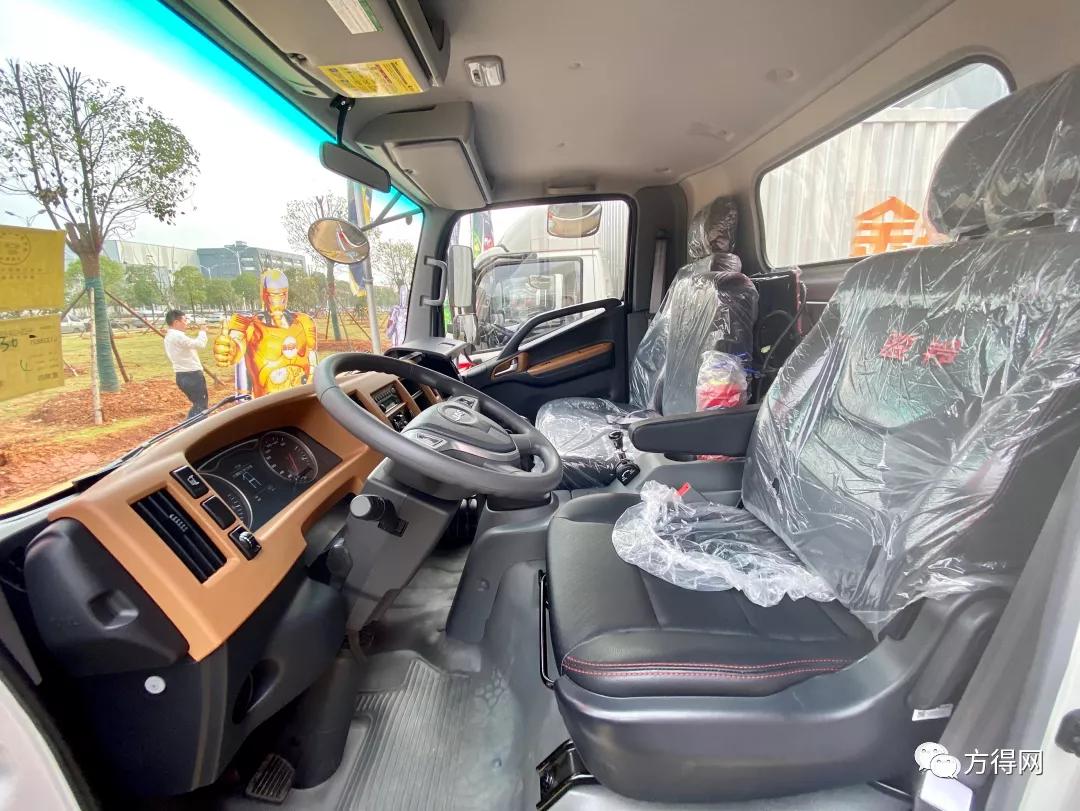 Aspiring to be the "King of Smart Light Truck 2020! JAC Junling A8 has ...