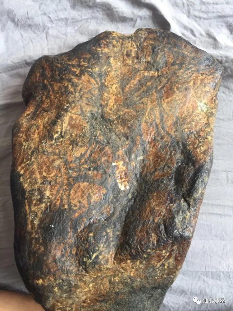 How to choose jade iron rust skin? - iNEWS