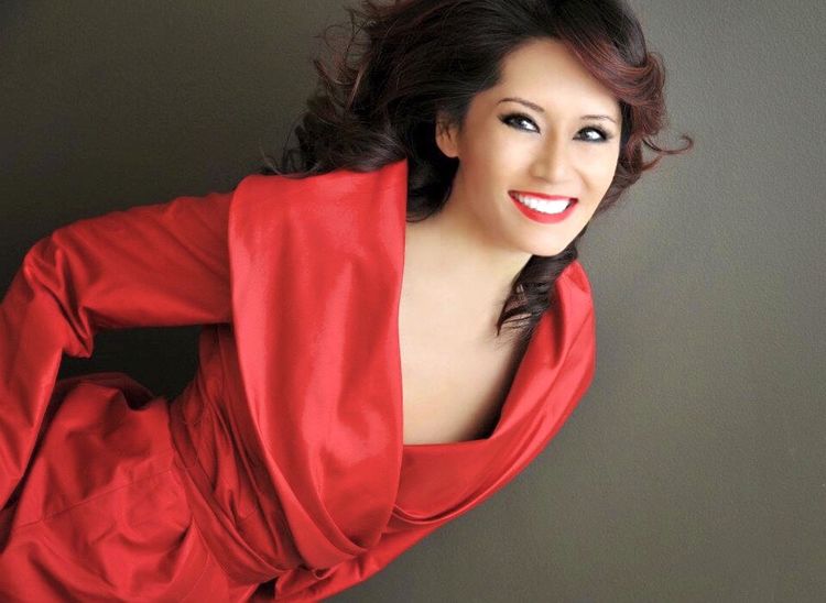 Singer Ye Lu was invited to attend the 11th 2021 Golden Panda Awards ...