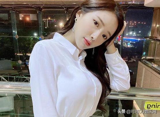 Malaysian Hot Girl DJ Lan Xing Lei - iNEWS