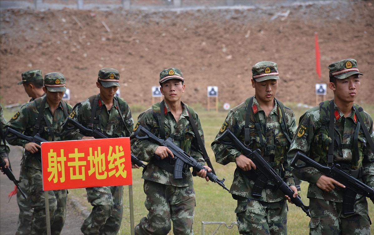 Joining the army to serve the country, earning third-class merit in the ...