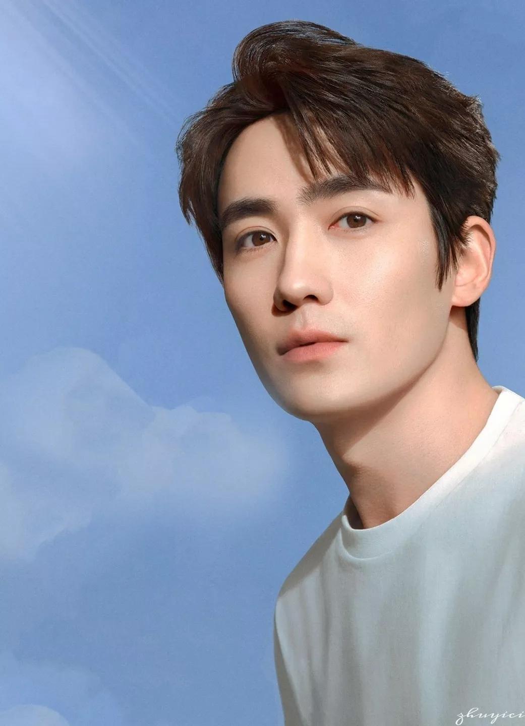 Zhulong sportsman has a strong cos bald head, like a snow village - iNEWS