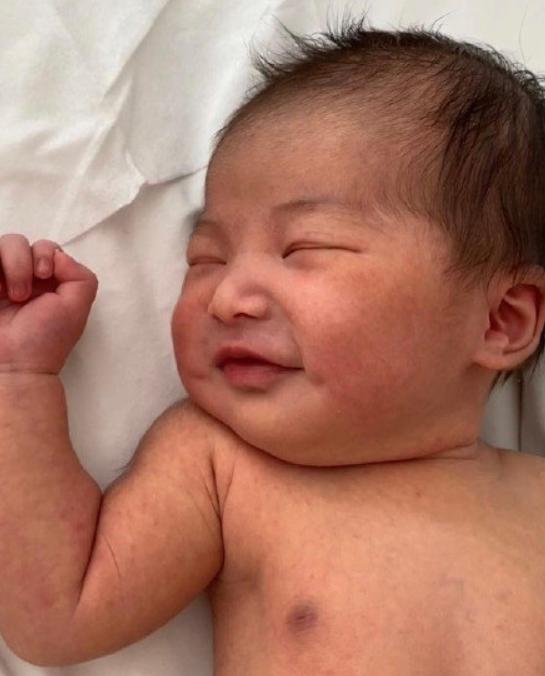 37-year-old Zhu Zhu official announced the childbirth!The baby's face ...