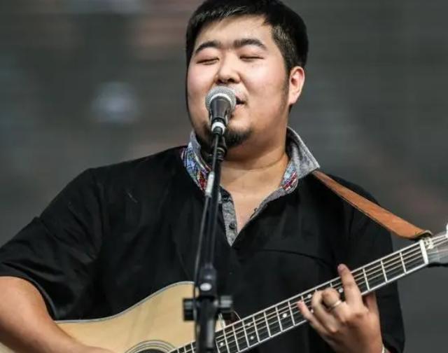 Song Dongye completely "breaks the defense" and swears at netizens ...