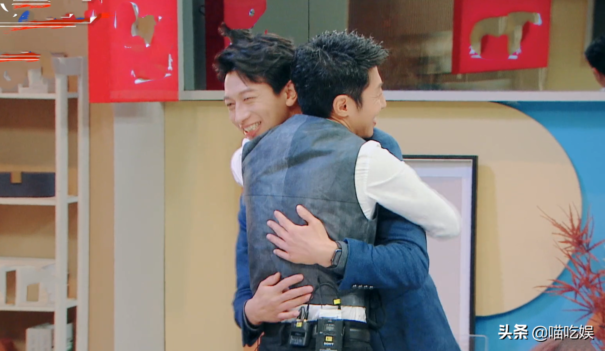 Ding Hui appeared in the studio with surprise. Who noticed Sa Beining's ...