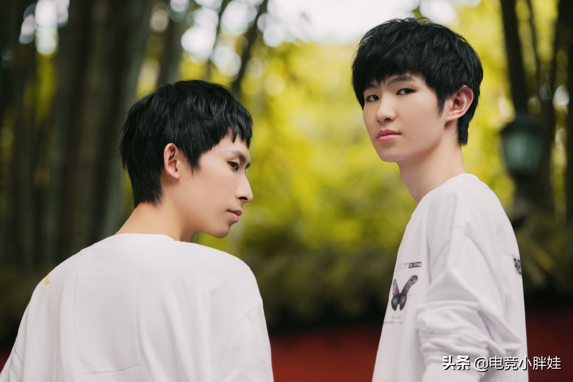 A high-profile proposal of Menglei in the AG Super Play Club, a photo ...