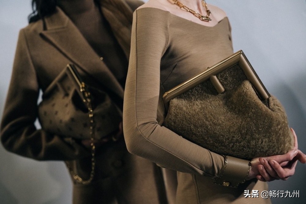 The same style of celebrity: Fendi First bag, luxurious Fun experience ...