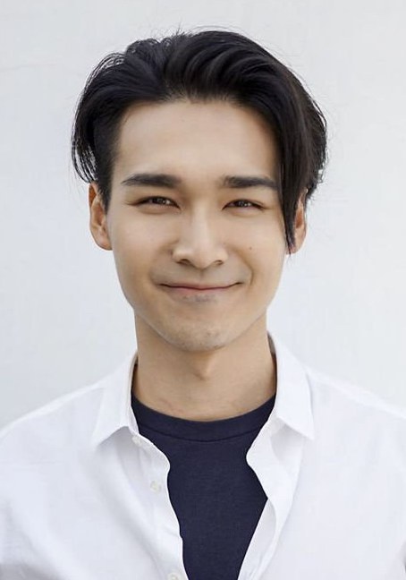 The new look, TVB holds the little flower Cai Jiaxin to match Zhong ...