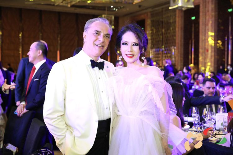 Singer Ye Lu was invited to attend the 11th 2021 Golden Panda Awards ...