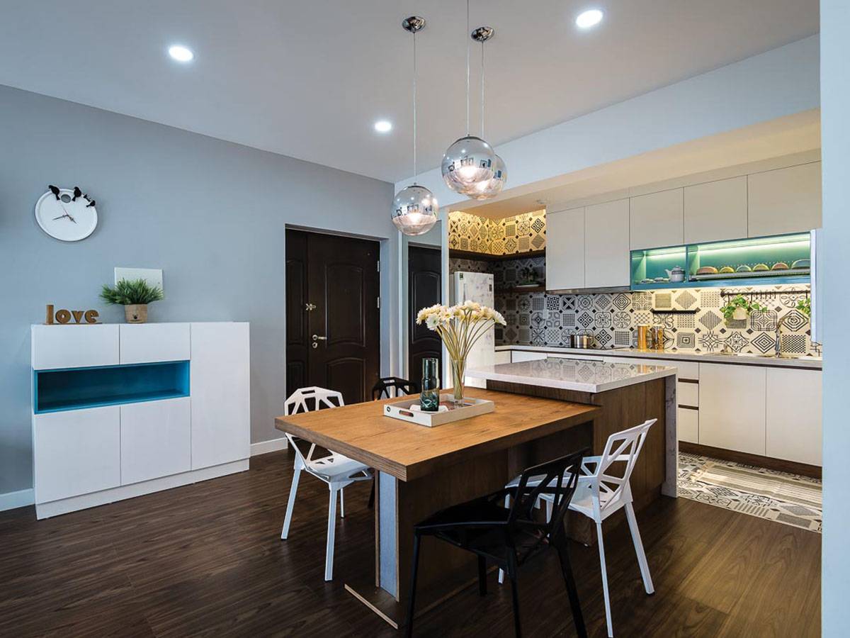 The standard two rooms of 99 square meters, the decoration seems to be ...