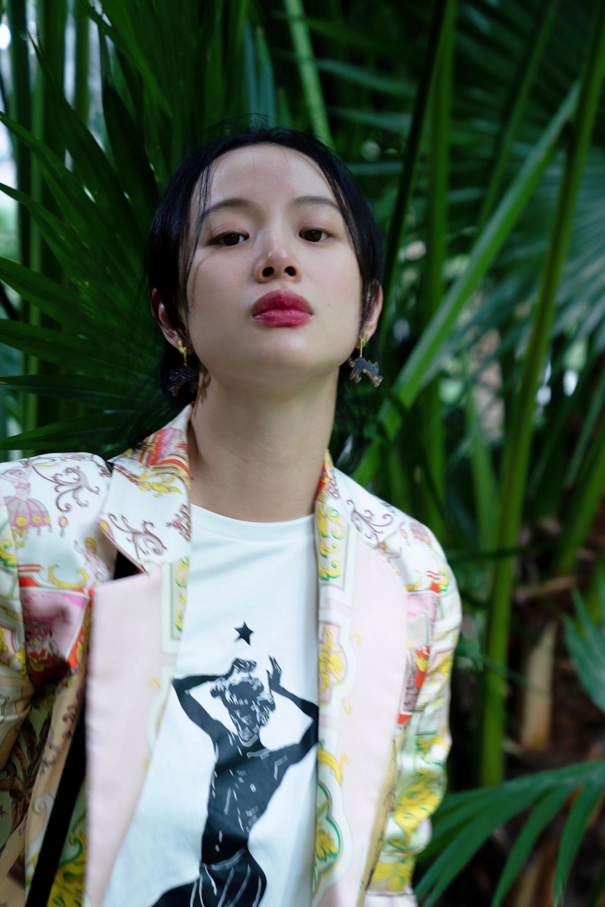 Star beauties: Zheng Xiyi, Yang Mi, Li Meng - iNEWS