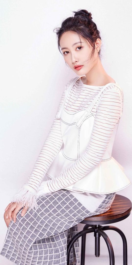 Zhang Zixuan, who is tall and sweet, pure and lustful, some people say ...