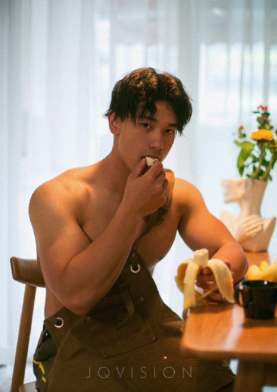 Brother Sunshine Zeng Haoran: Have a nice day alone - iNEWS