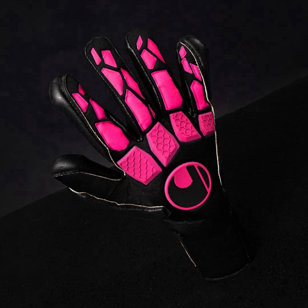 Uhlsport releases "Hyper Pink" goalkeeper glove set - iNEWS