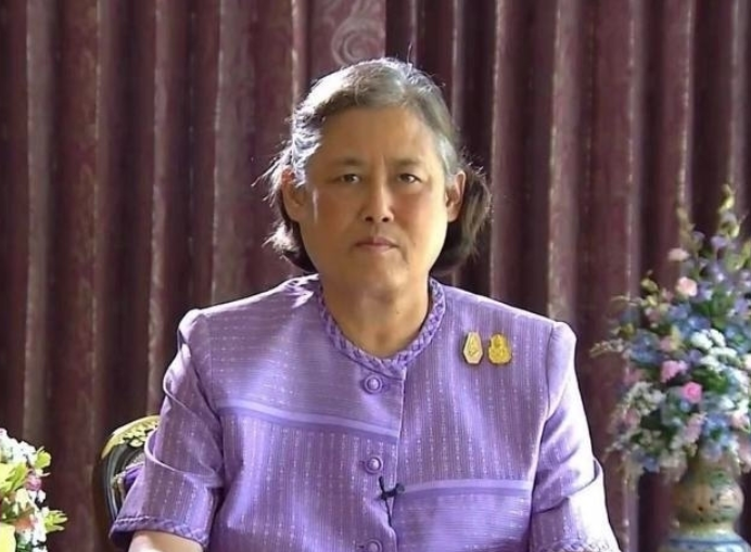 Why did Sutida draw her portrait in purple for Princess Sirindhorn's ...