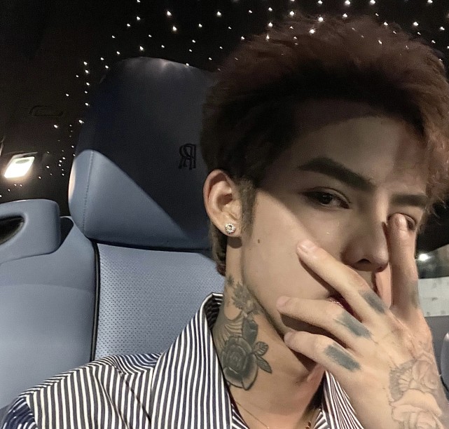 Yin Shihang got his mother's fan, and his mother asked him to dress up ...