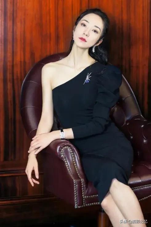 Han Xue: Jade and flowery appearance, showing off and benefiting - iNEWS