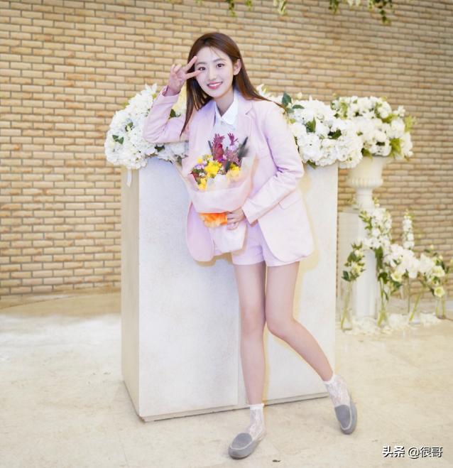 The height of the actresses: Jiang Shuying 168, Che Xiao 170, Wang ...