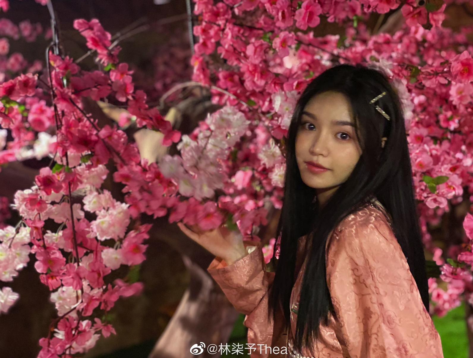 Little cute!Ghost horse sweetheart Lin Qiyu sun private clothes photo ...