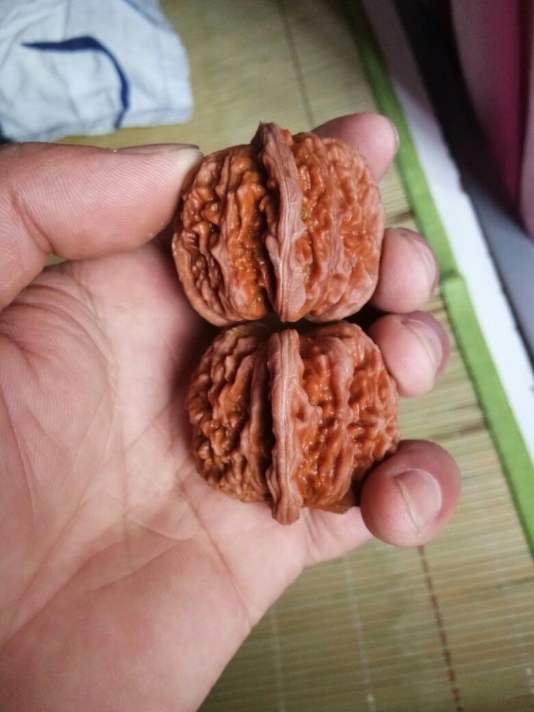 How to brush Wenwan Walnut in order to get a crystal clear effect - iNEWS