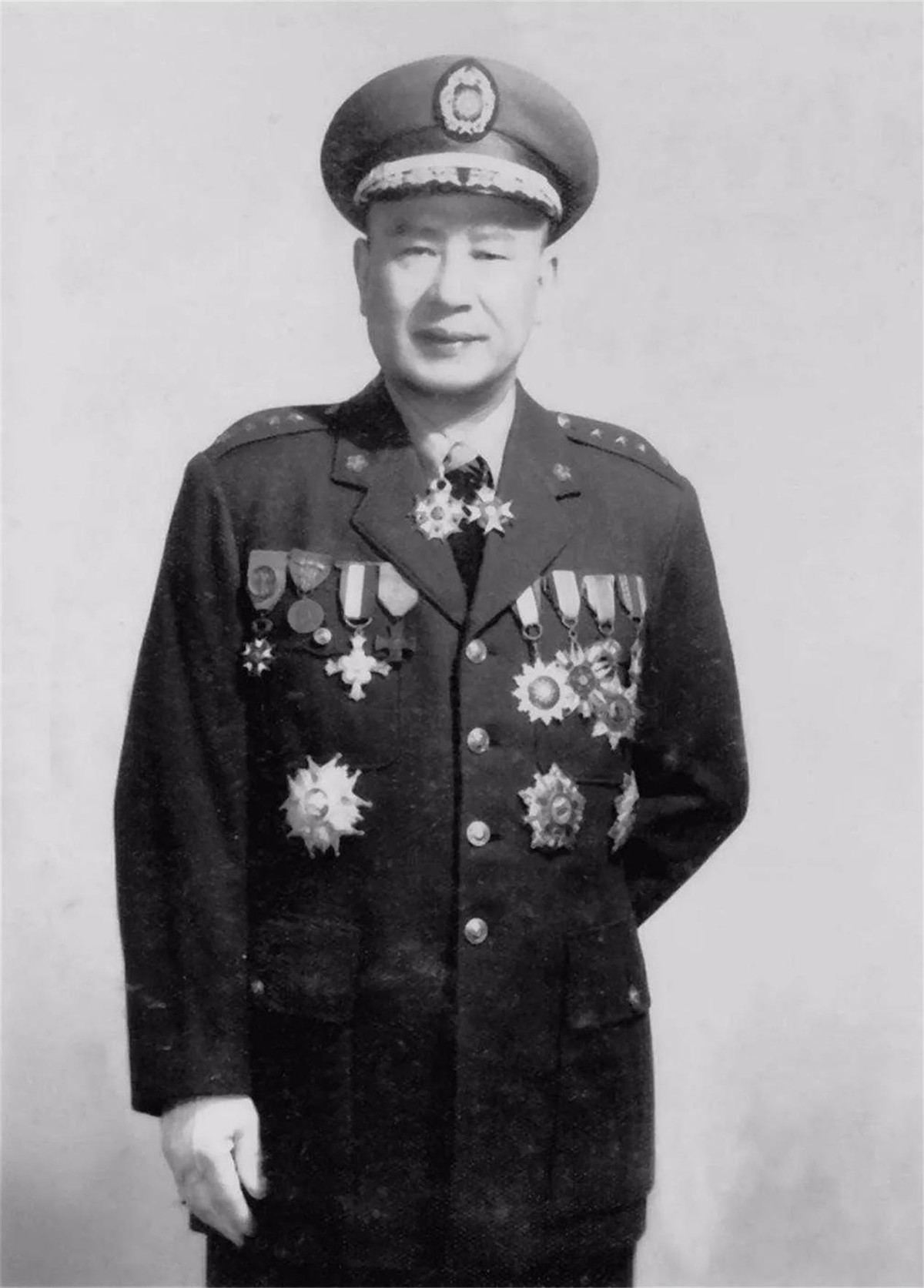 How did Bai Chongxi, who fell in love with Chiang Kai-shek and killed ...