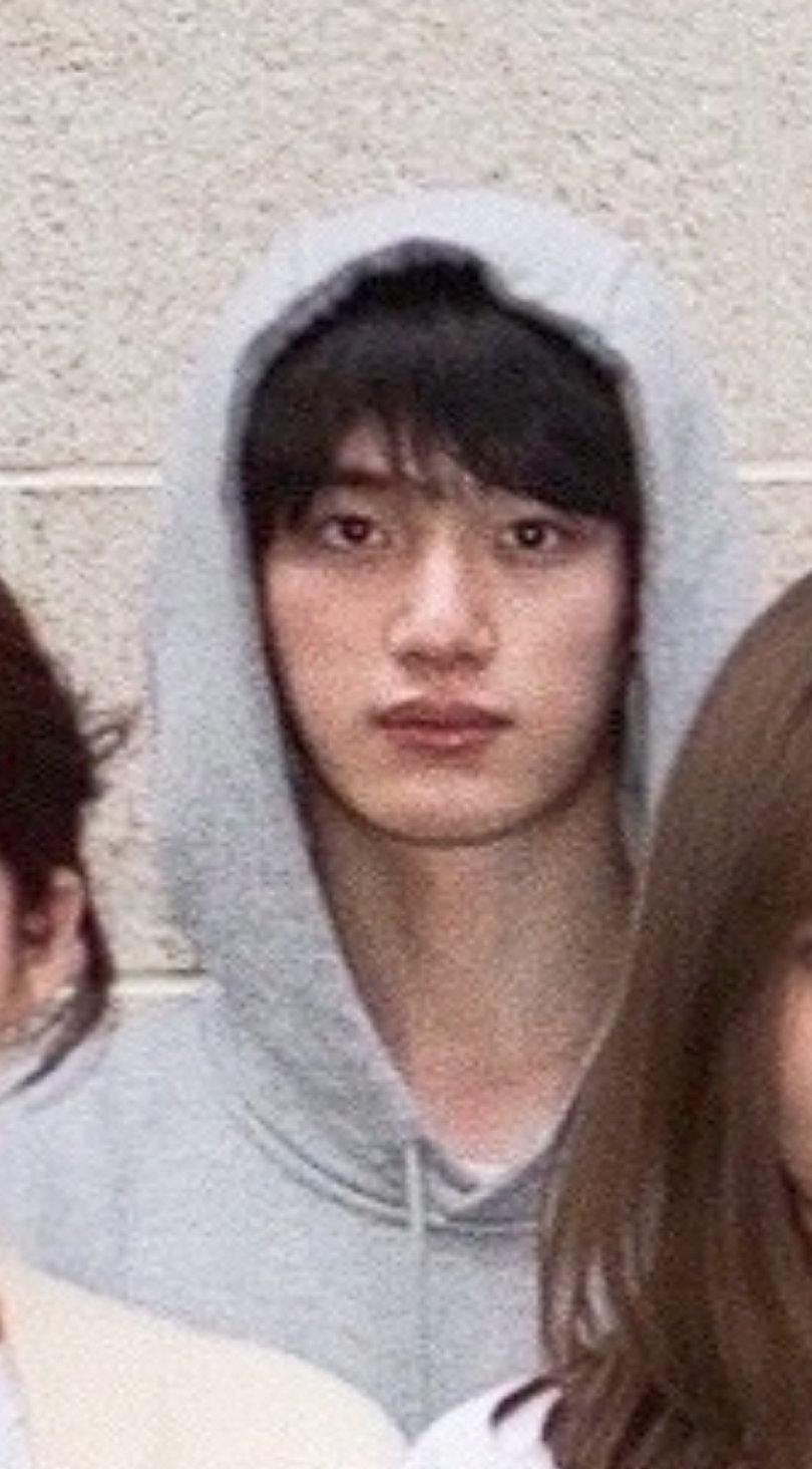 Nortel 2021 freshmen group photo exposure: Ding Chengxin is a little ...