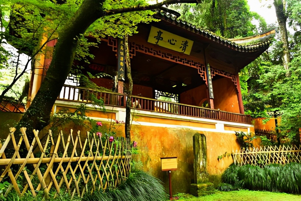 Guoqing Temple: It is an ancient historical and cultural temple and the ...