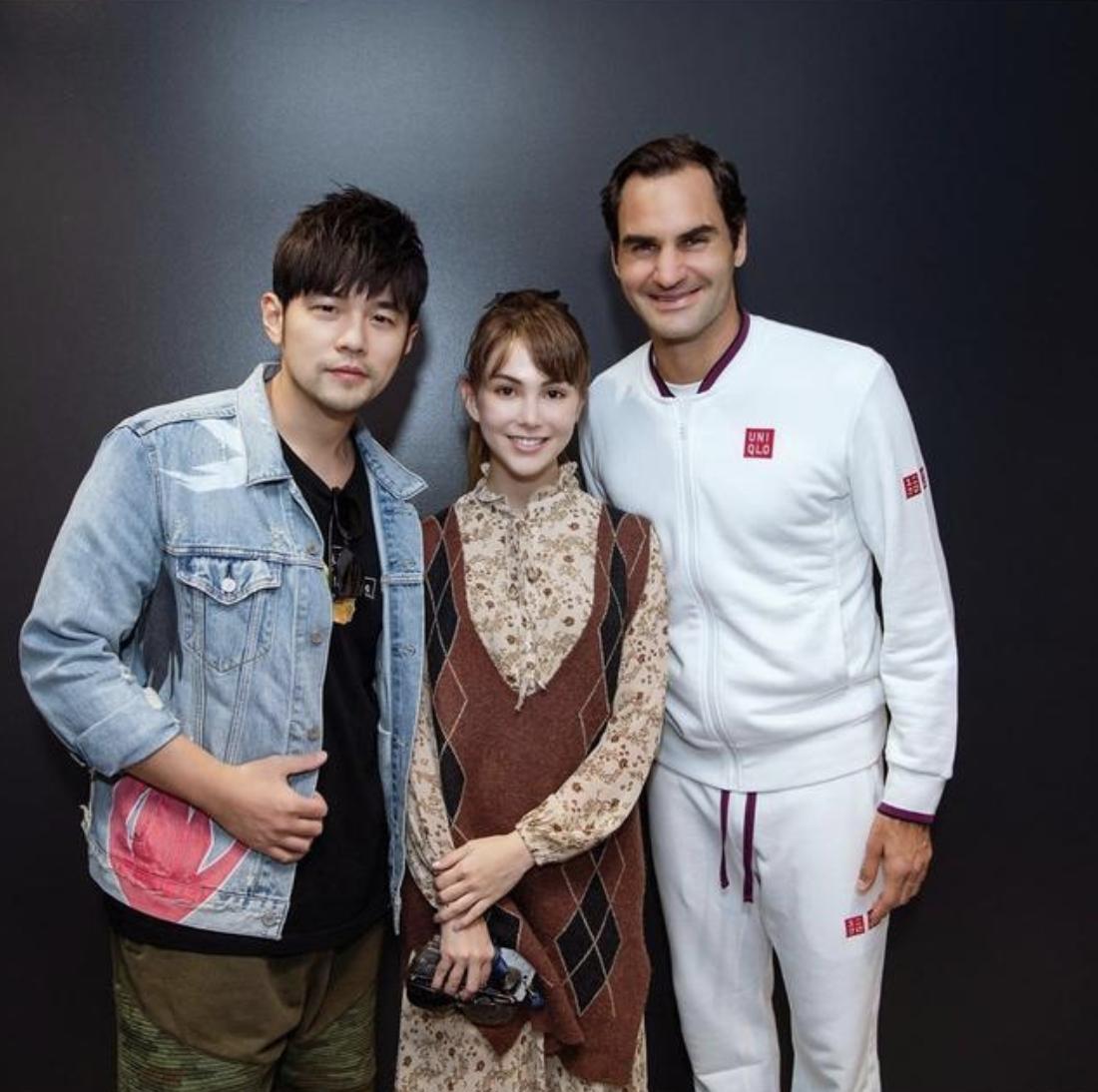Jay Chou and Kun Ling watched the Messi match in Paris, before the game ...
