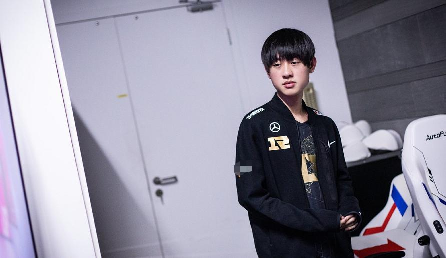 Why won't Xiao Ming renew his contract with RNG?It turned out that in the German Cup last year ...