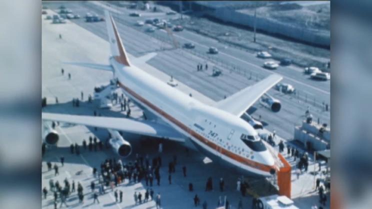 The Crazy Brain Hole of the U.S. Air Force-Boeing 747's Aerospace ...