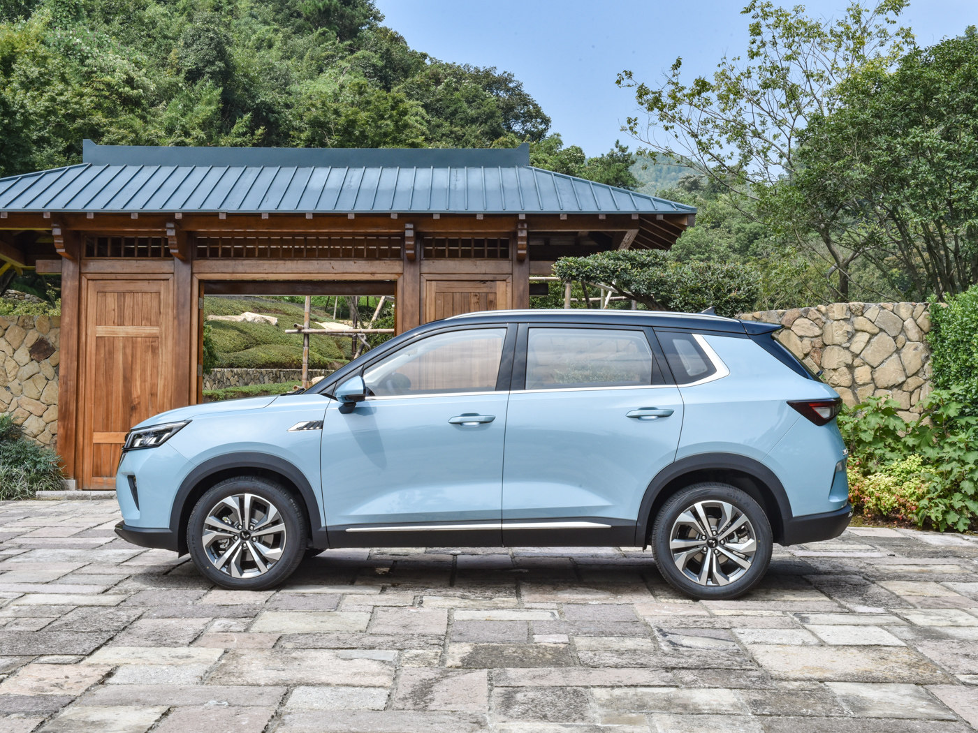 The starting price is less than 70,000 1.5T+CVT, and Wuling Xingchen wants to be called a god ...