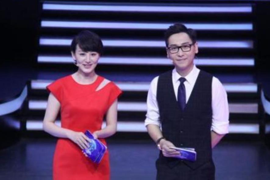 Li Hao's wife, Xiaomin, wore tight skirts and danced, twisted her waist and showed her good ...