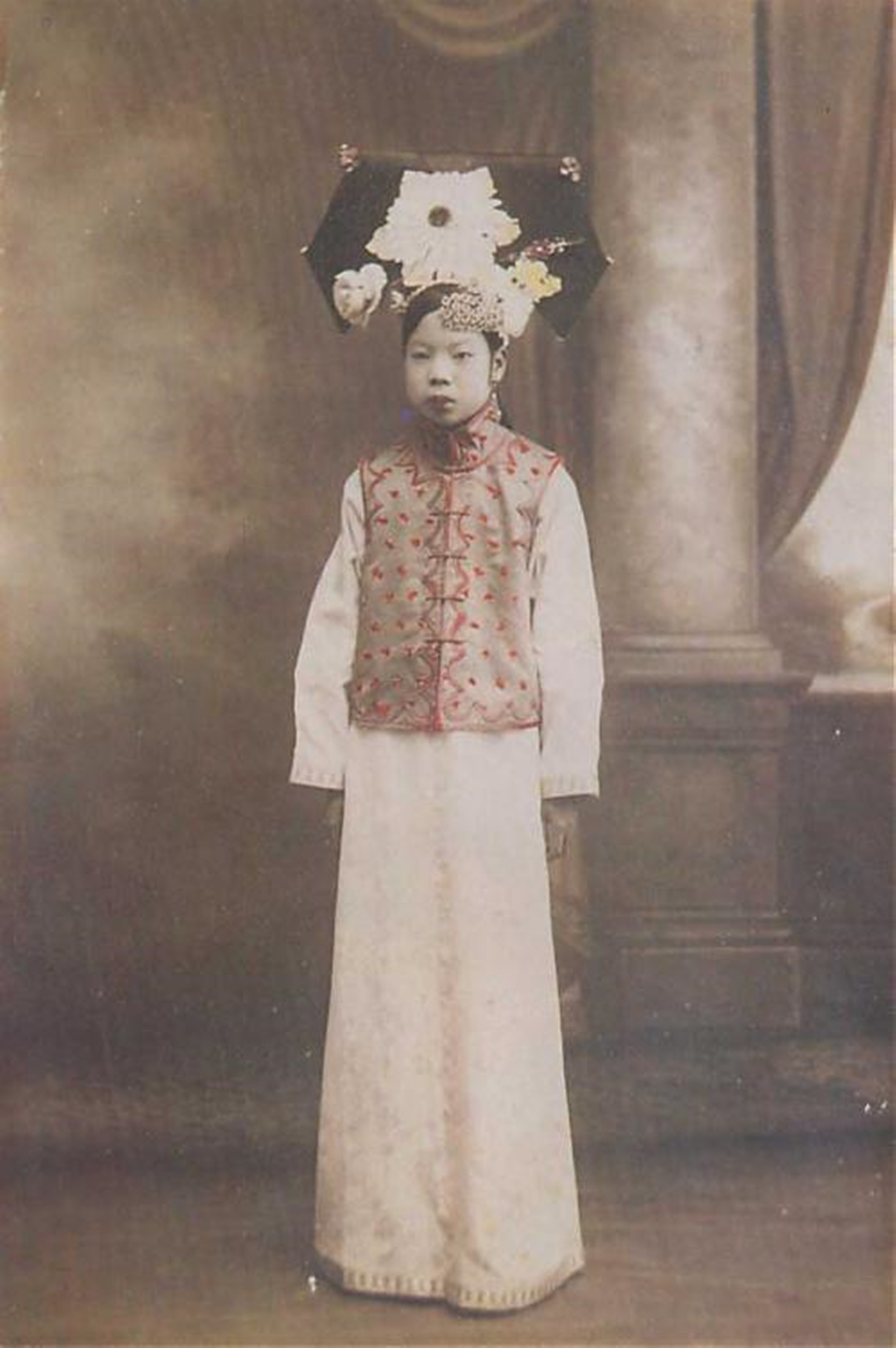 The imperial concubine of Puyi at the end of the Qing dynasty was left ...