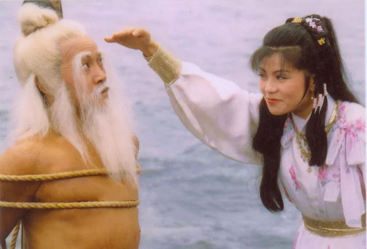 Why does middle-aged Huang Rong become annoying?Behind the three subtle ...