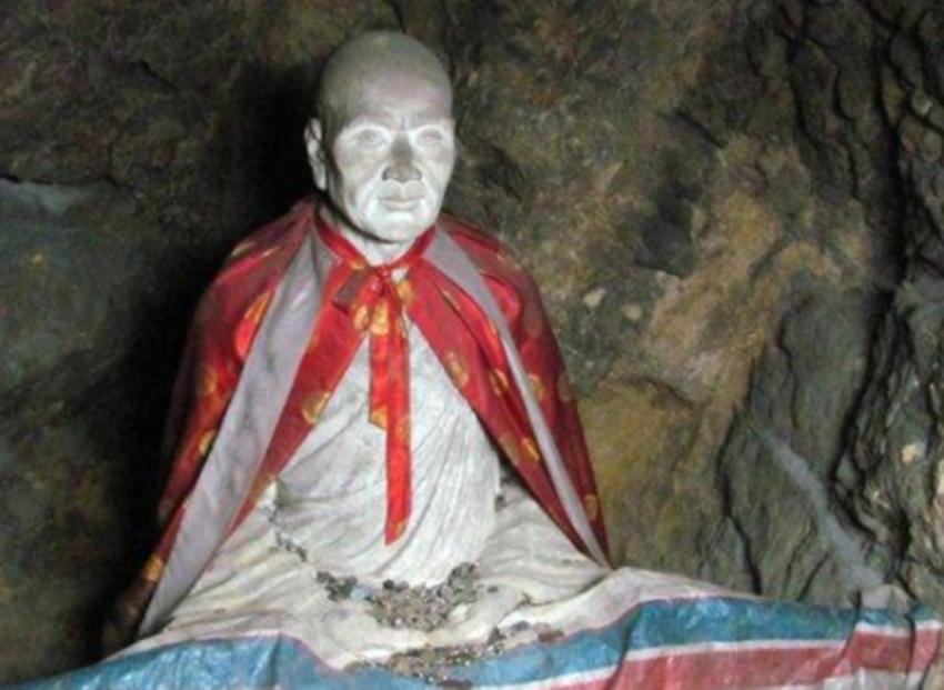 Is the real Fahai really an evil monk who breaks up other people's ...