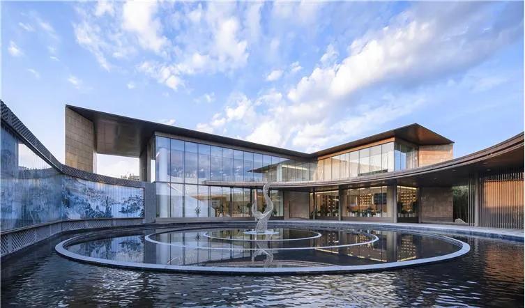 In the first half of the year, the return rate of Zhongliang Holdings ...