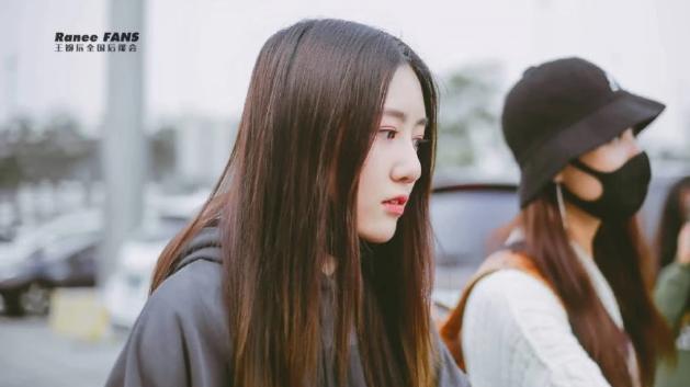 Outstanding appearance of the second generation of stars, Wang Manxi against the sky, Shen Yue ...