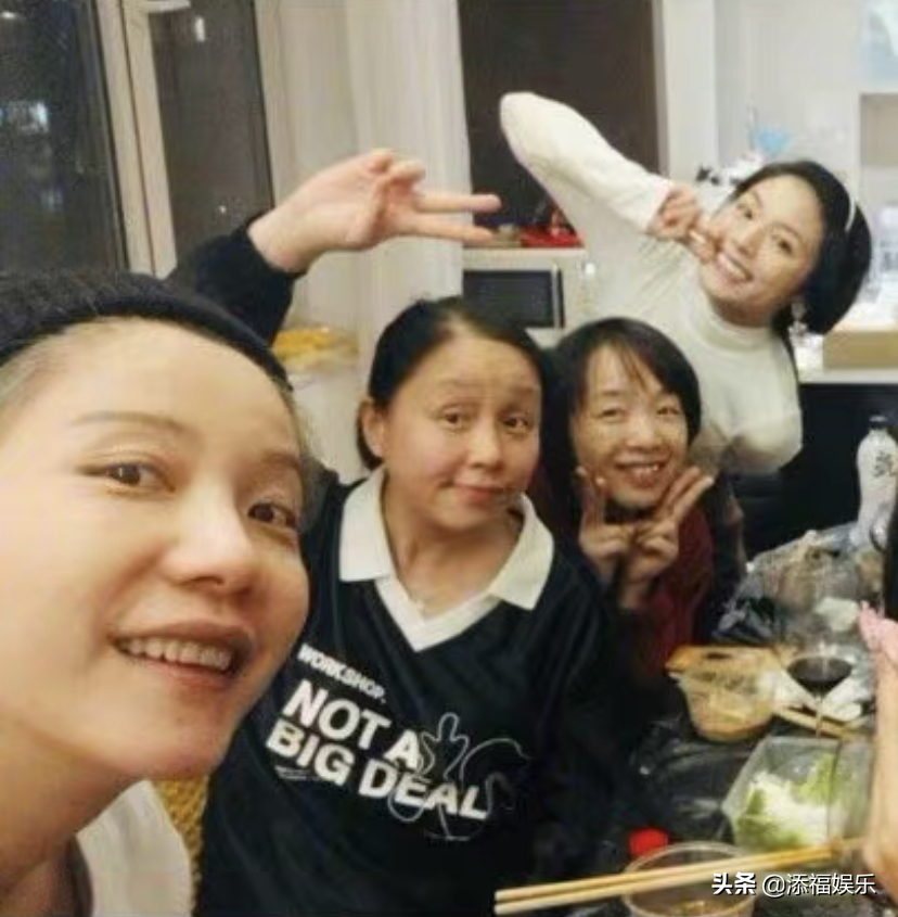 Long Danni takes the 09 fast girls to dinner, Li Xiaoyun hits Zhao Wei ...