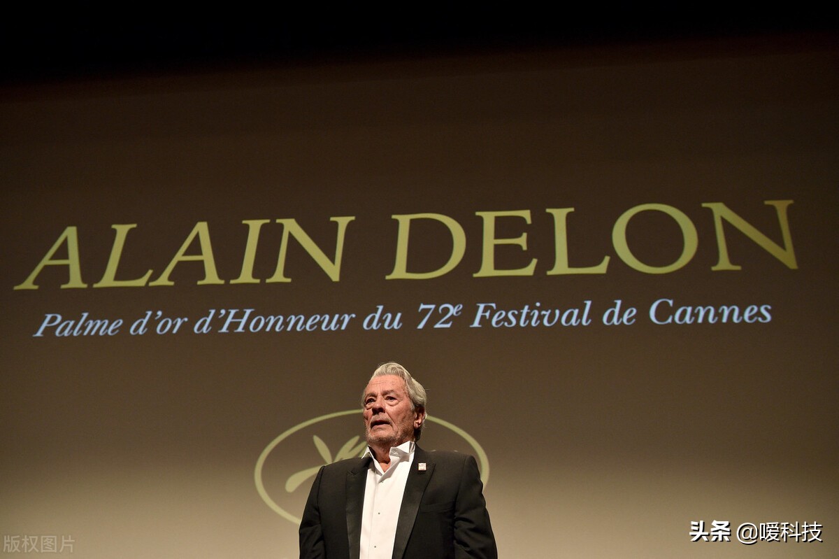 Alan Delong, a beautiful man, with beautiful beauties around him, why ...