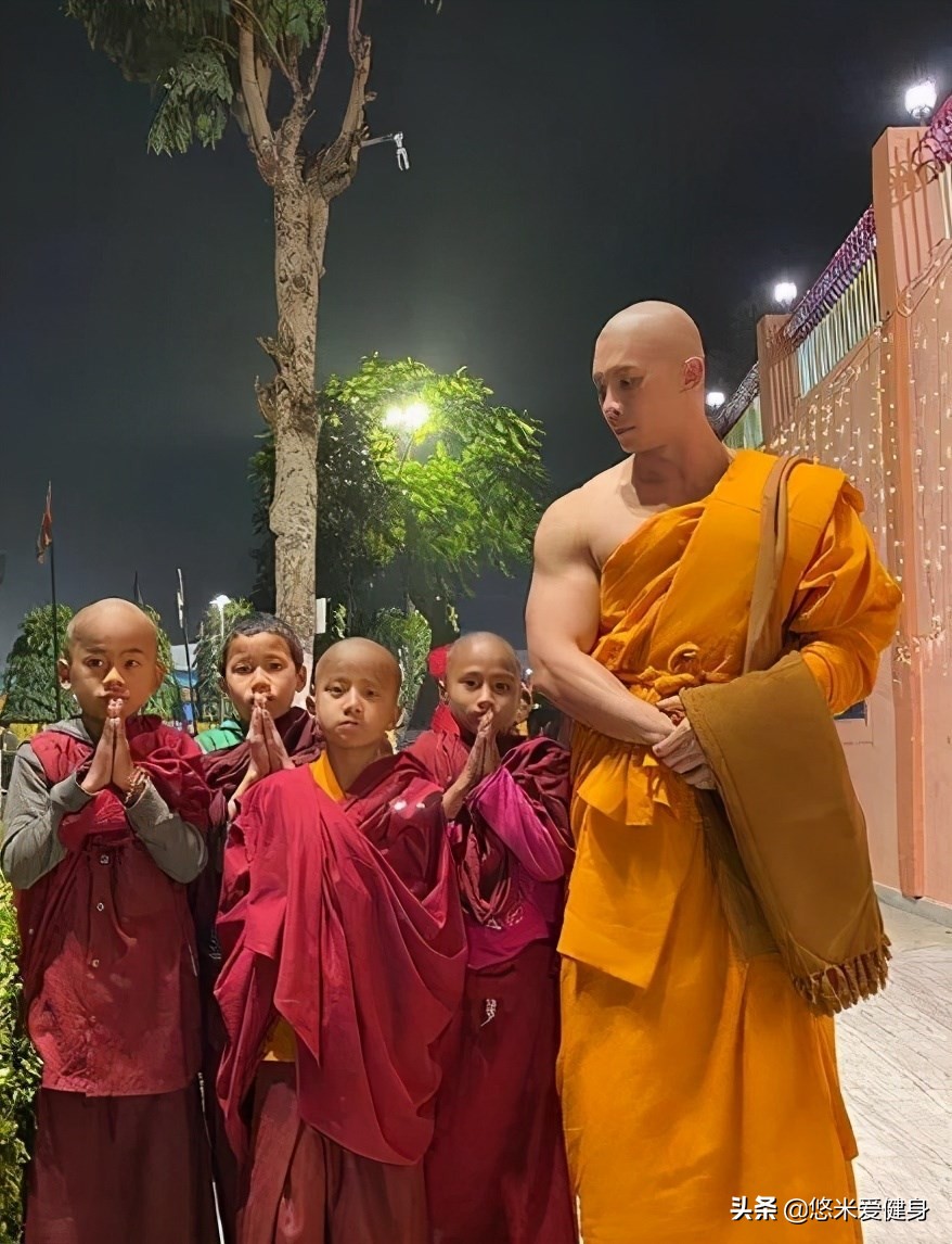 He is 186 cm tall and is known as the "Thailand version of Tang monk ...